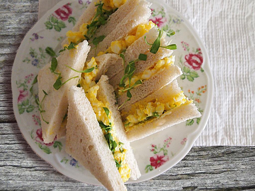 Afternoon Tea: Eier-Kresse Sandwiches - Tee Sommelière